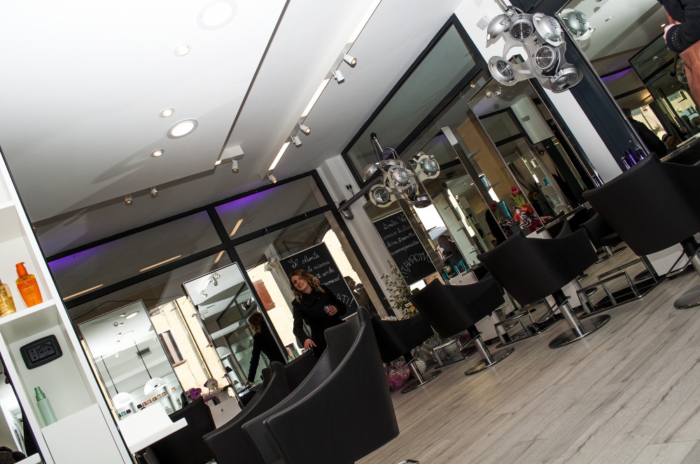 PIETRANERA SRL- Mobilier et matériel pour salon de coiffure made in Italy